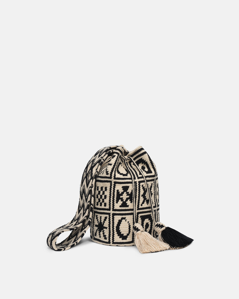 Wayuu Symbol - Crocheted Bucket Bag - Kopjafa Black/Creme – Nanushka